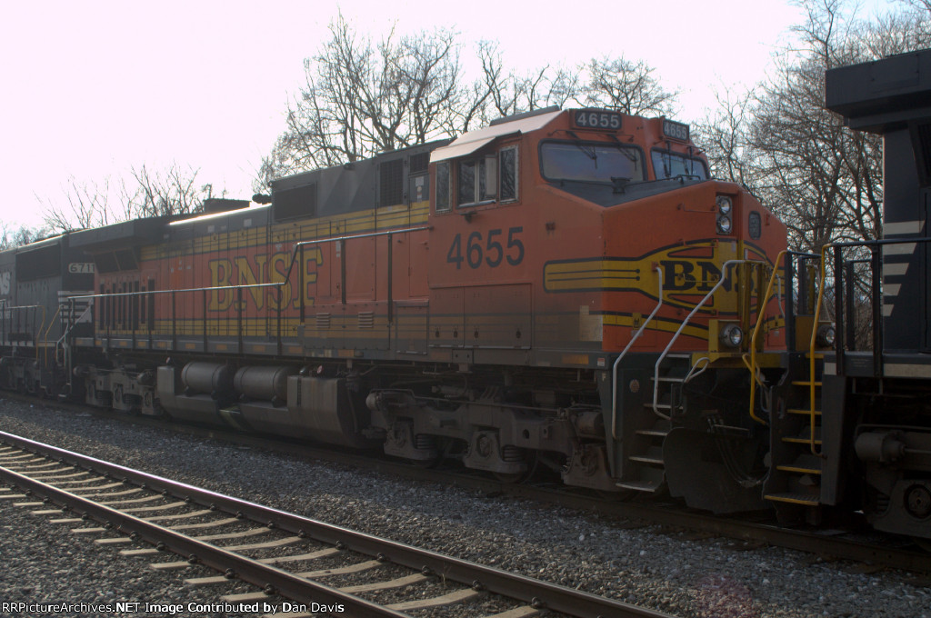 BNSF C44-9W 4655 trails on 39G